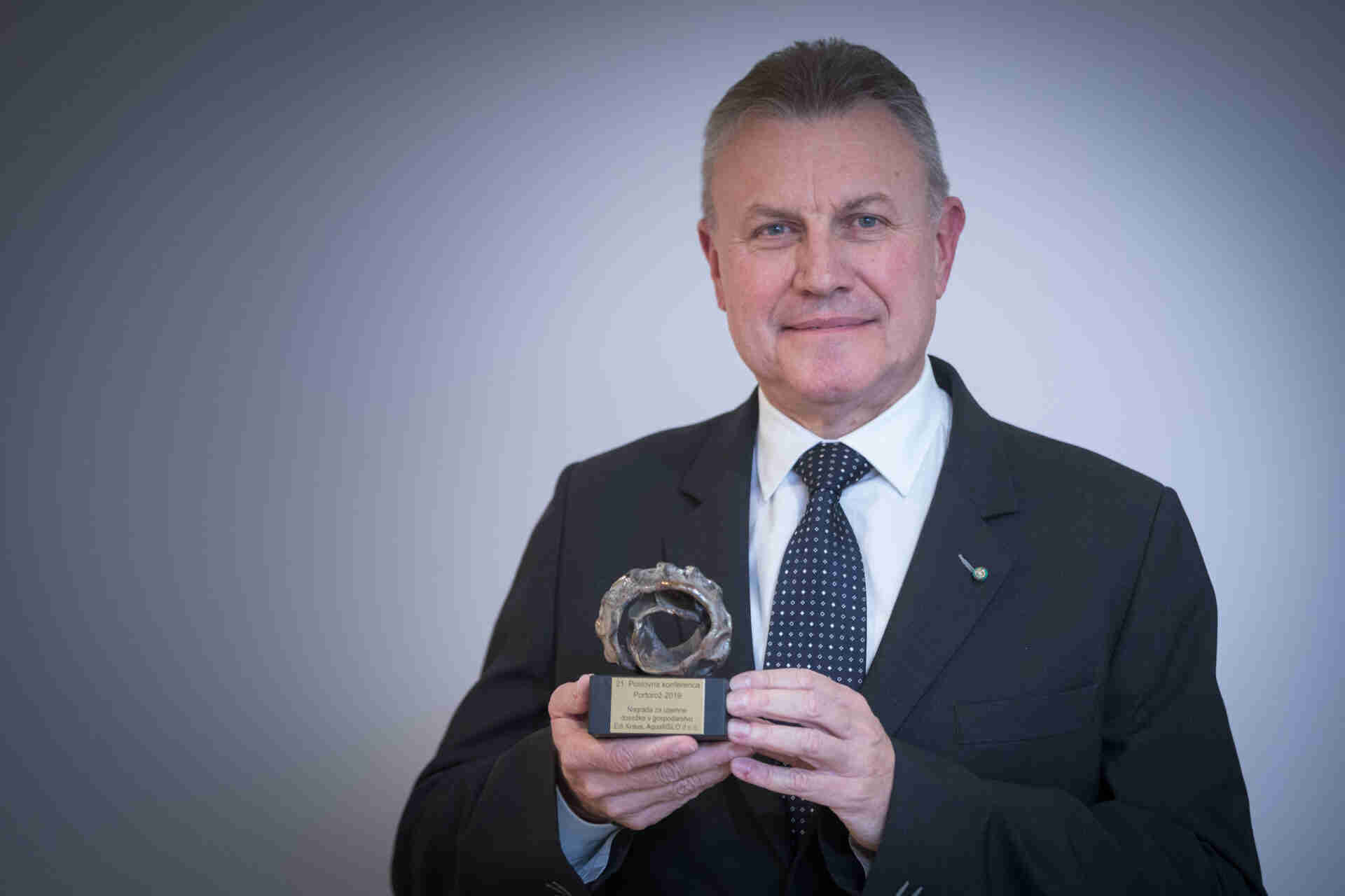 Slovenia. Edi Kraus vince il premio sponsorizzato dal Giornale "Finanze ...